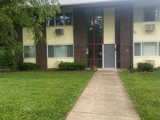 7598 Hazelcrest Dr Apt E, Hazelwood, MO 63042