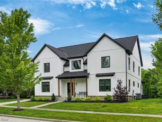 7598 Woodland Ave, Hudson, OH 44236