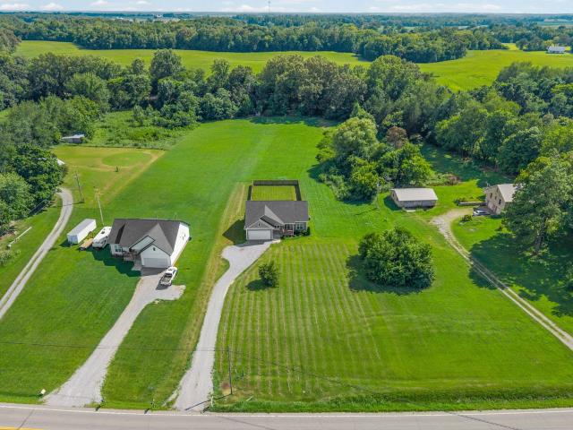 7590 Highway 41 N