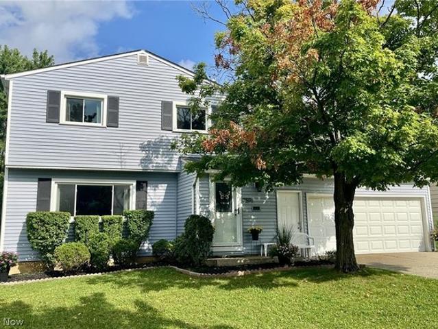 7591 Orlando Dr, Parma, OH 44134