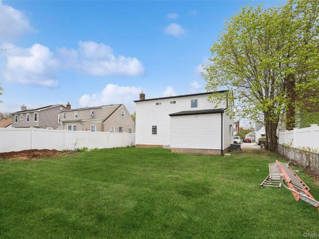 759 Barry Place