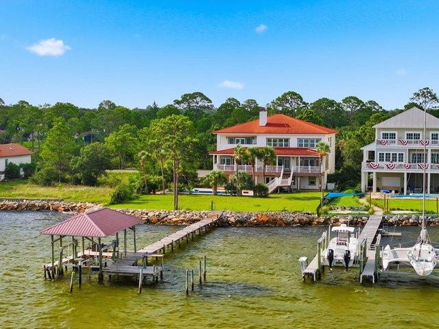 759 Blvd of the Champions, Shalimar, FL 32579