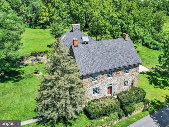 759 Hoffman Rd, Gettysburg, PA 17325