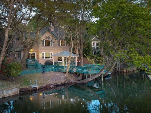 759 Lake Frances Dr, Charleston, SC 29412