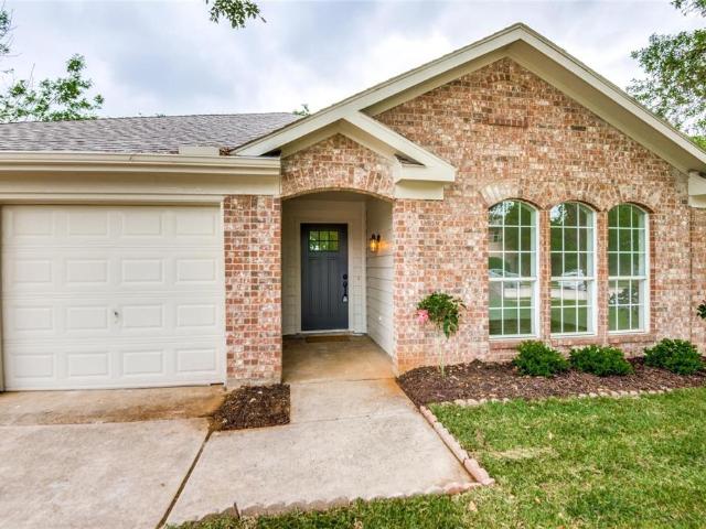 759 Winding Oak Bend, Lake Dallas, TX 75065 | MLS #21251 | Compass