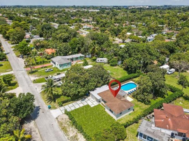 75 144th St NW, Miami, FL 33168