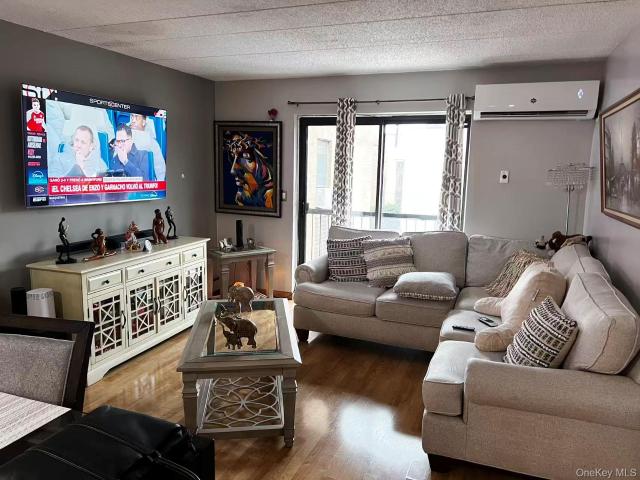 75 22 Parsons Boulevard D3