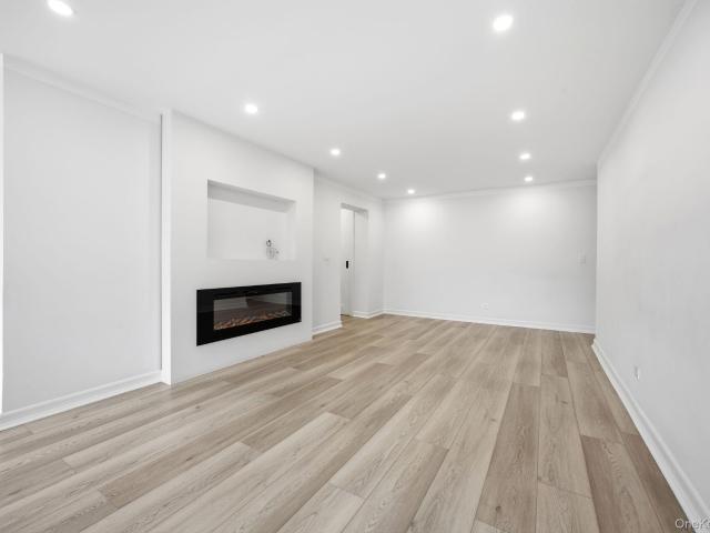 75 34 Bell Boulevard 3F