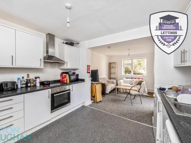 75 Uplands Road, East Sussex BN1 Studio to rent £3,000 pcm £692 pw