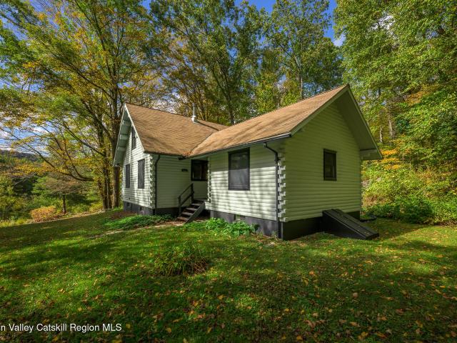 75 Upper Hollow Road