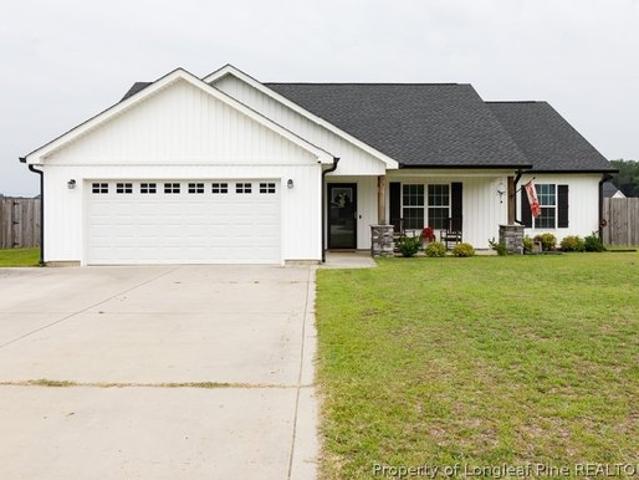75 Vesper Ln, Parkton, NC 28371