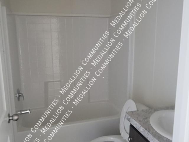 75 W 250 N 3 beds, 2 full baths