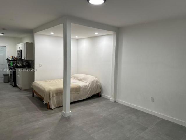 75 Washington Ave #8, Miami Beach, FL 33139