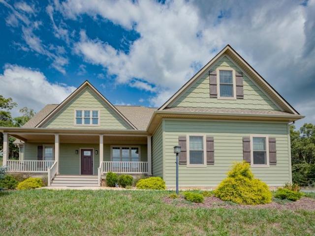 75 Acorn Ridge Dr, Buena Vista, VA 24416