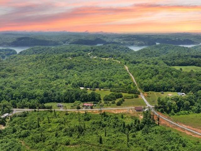 75 Alexandria Dr, Nancy, KY 42544