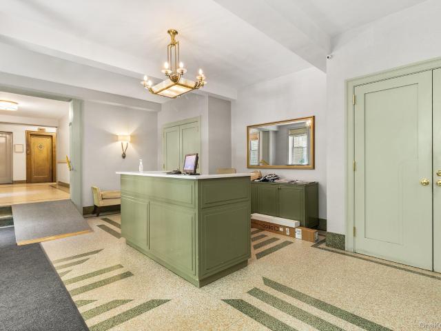 75 Bank Street 1B