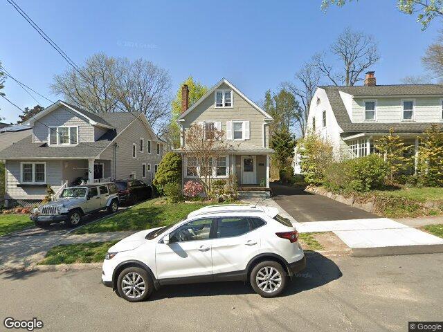 75 Bar Beach Rd, Port Washington, NY 11050