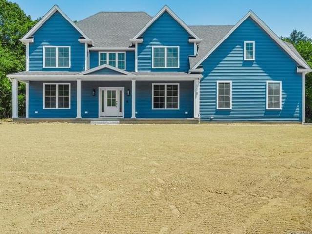 75 Beacon Hill Dr, West Hartford, CT 06117