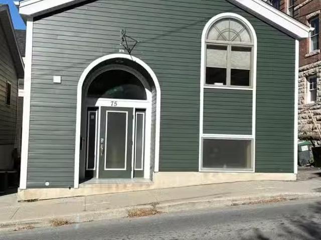 75 Bridge St, Catskill, NY 12414