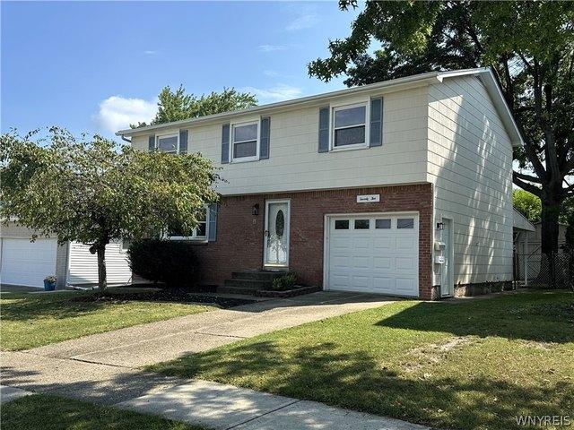 75 Caprice Dr, Buffalo, NY 14227