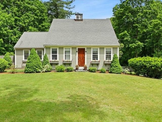 75 Center St, Pembroke, MA 02359