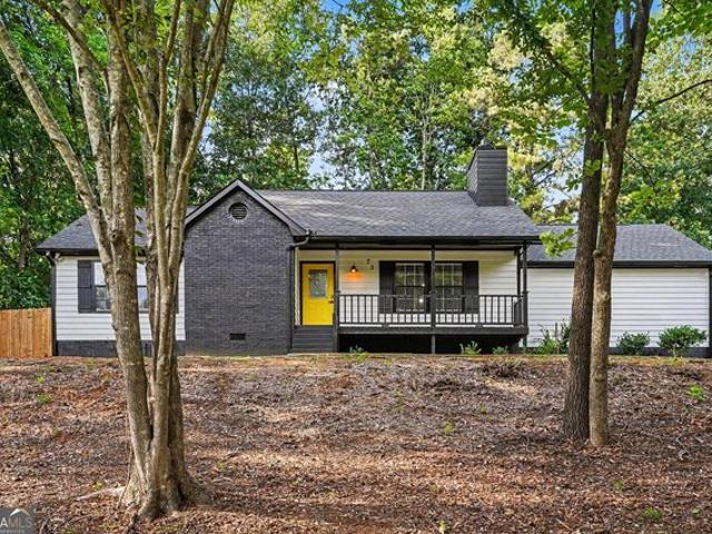 75 Contour Dr, Stockbridge, GA 30281