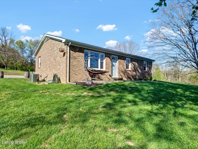75 Connie Ln