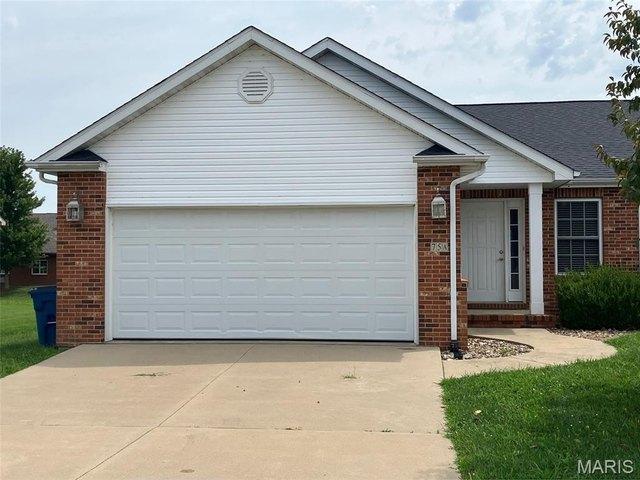 75 Crimson Ct, Highland, IL 62249