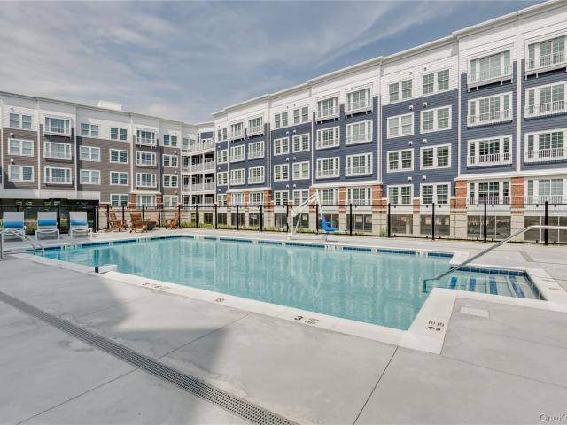 75 E Hoffman Ave, Unit 2057, Lindenhurst, NY 11757 | MLS #947539