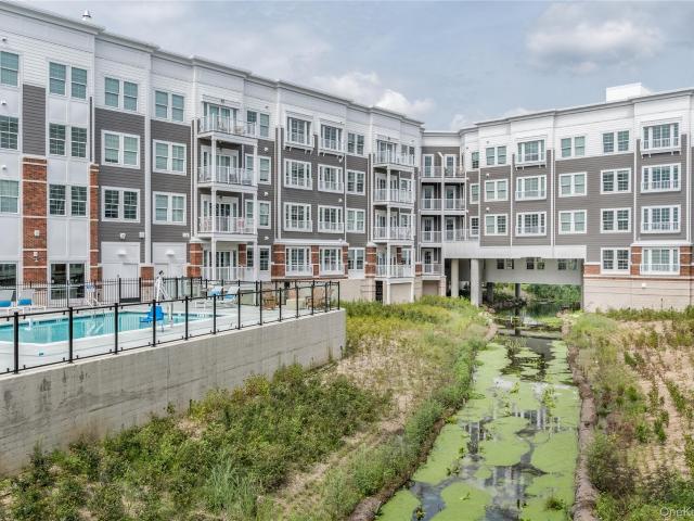 75 E Hoffman Avenue 3001