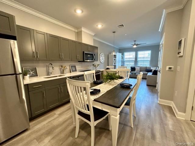 75 E Hoffman Avenue 4006