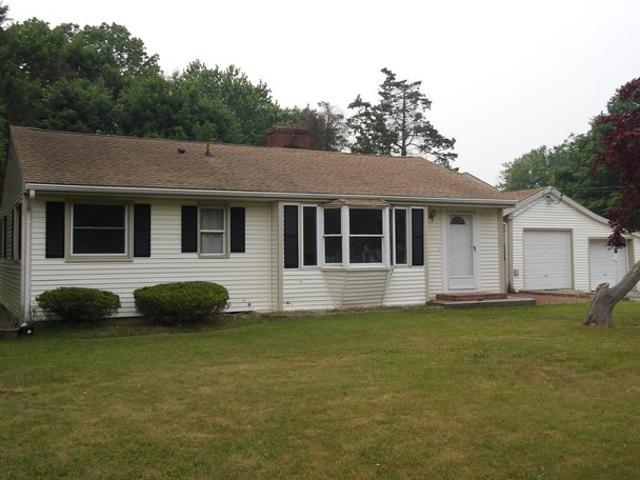 75 Fairview Dr, Madison, CT 06443