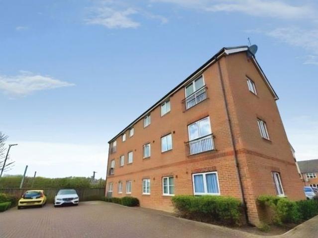 75 Frederick Drive, Peterborough PE4, 2 bed flat to rent, £850 pcm | PrimeLocation