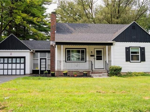 75 Garrow St, Auburn, NY 13021