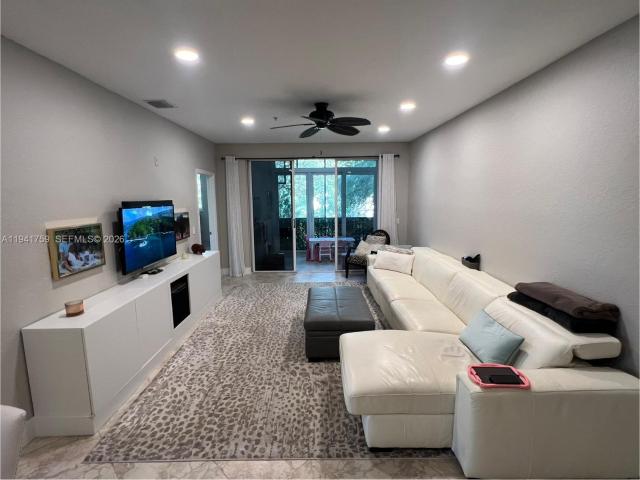75 Gulfstream Rd, Unit 211B, Dania Beach, FL 33004 | MLS #A11941