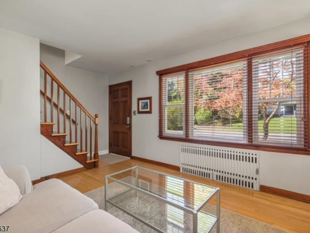 75 Hillside Ave