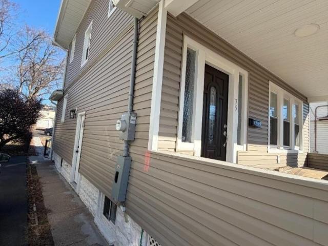 75 Hillside Ave