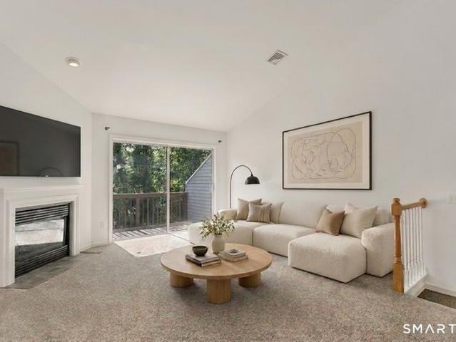 75 Katherine Ct, Shelton, CT 06484