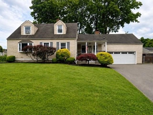 75 Lancaster Rd, Woodbridge, NJ 07067