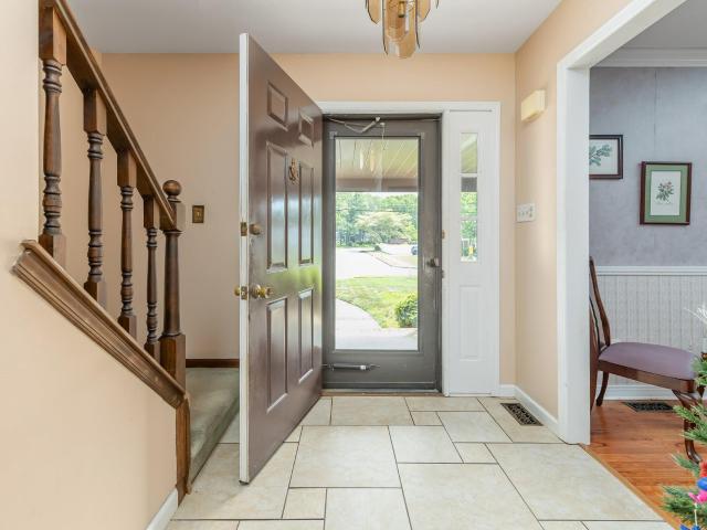 75 Lakeshore Drive