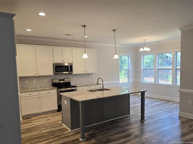 75 Lakewind Court
