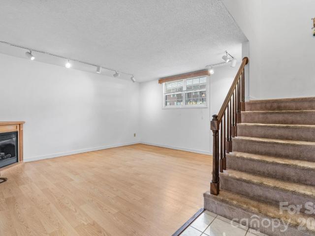 75 Laurelwood Drive # 97