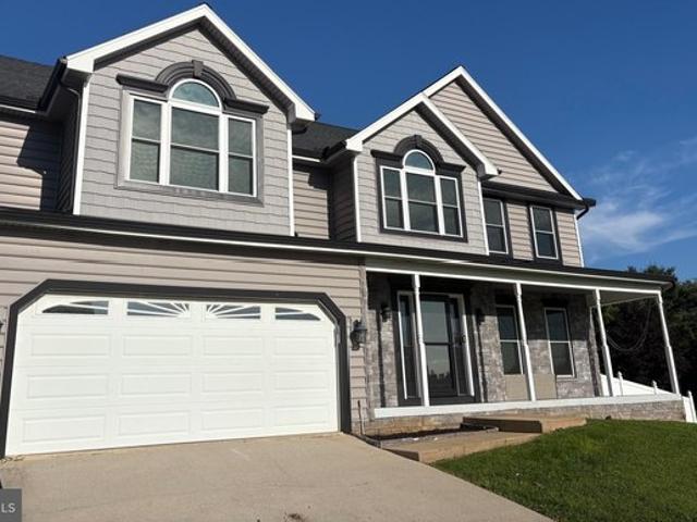 75 Lee St, Stewartstown, PA 17363