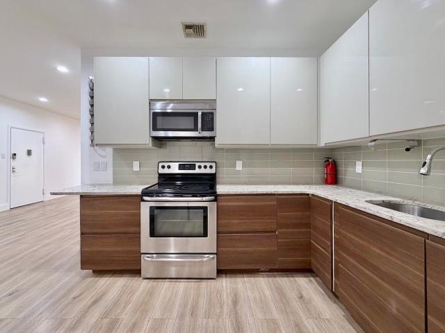 75 Liberty Ave # D11