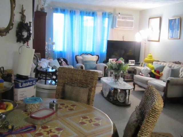 75 Log St, Unit 3H, Manchester, NH 03102 | MLS #5074 | Compass