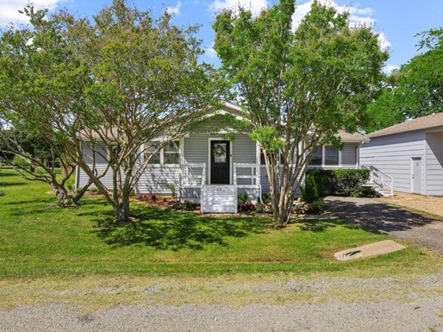 75 Maple Dr, Pottsboro, TX 75076