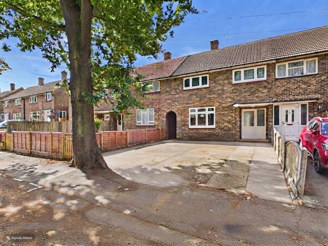 75 North Hill Drive, Romford RM3, 3 bed semi detached house to rent, £2,400 pcm | PrimeLocation