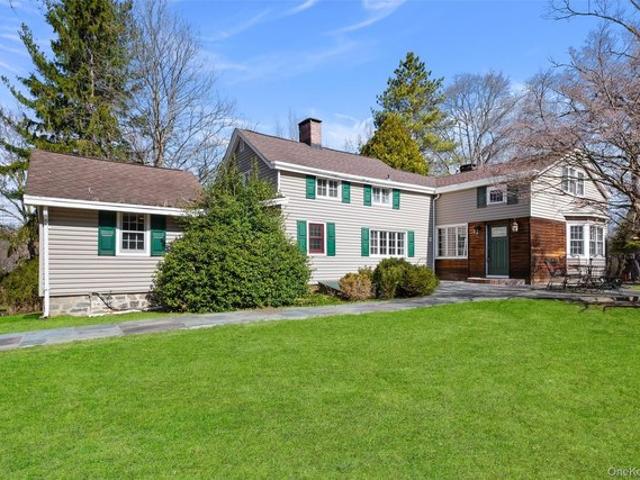 75 Old Minisink Trl, Goshen, NY 10924