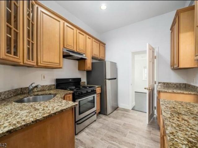 75 Palisade Ave