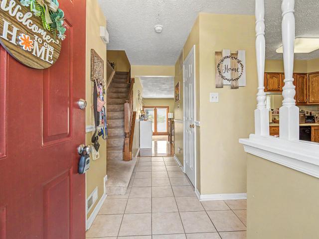 75 Pebble Ln